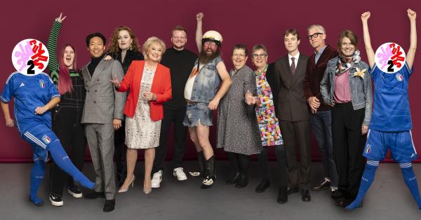 Birthe Kjær, Brian Holm og Barbie pynter juletræer og samler ind til ... Birthe Kjær, Brian Holm og Barbie pynter juletræer og samler ind til ...